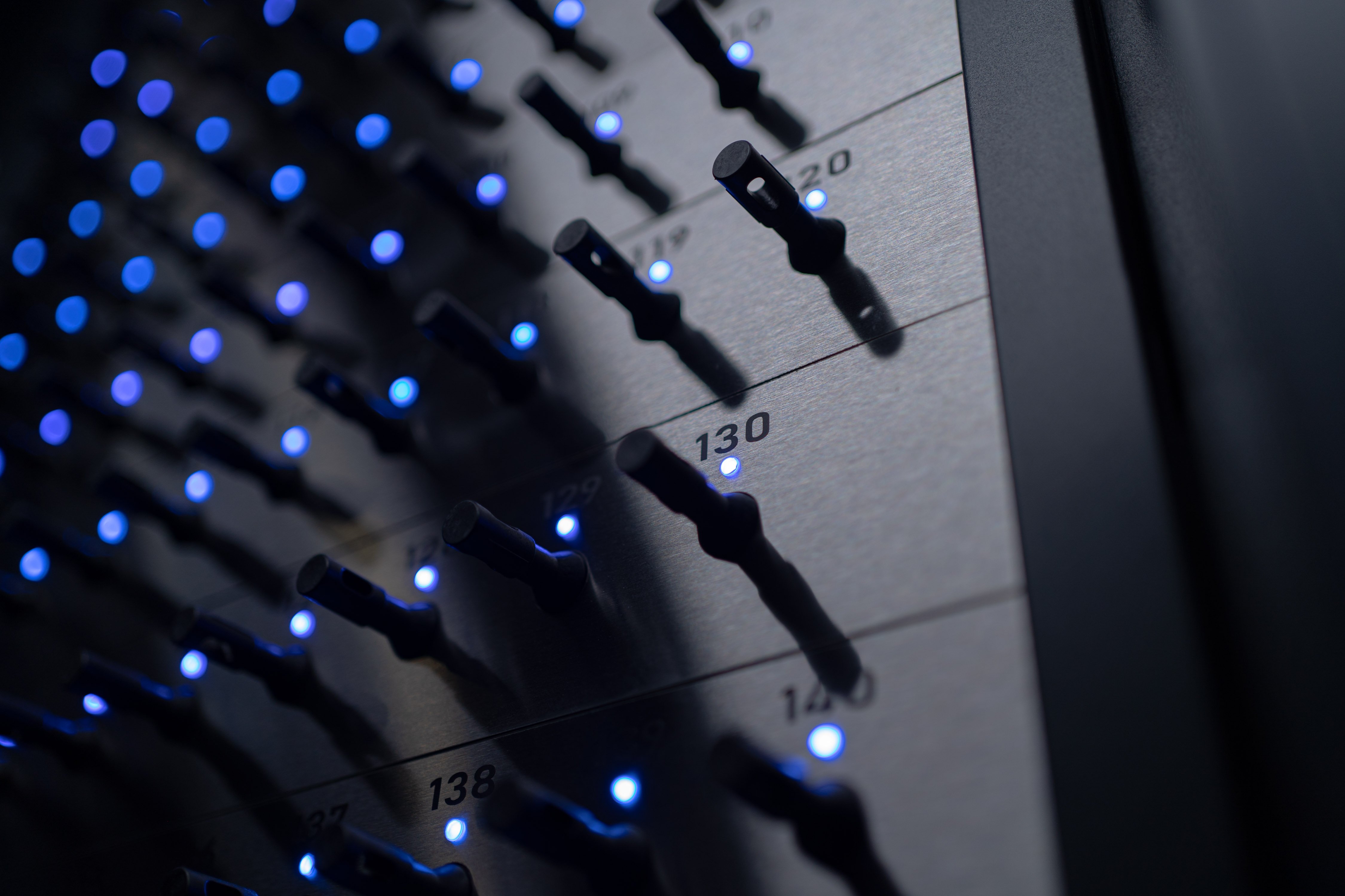 e200 Core Key Cabinet | Large-Scale Key Management | e-Track | e-Track